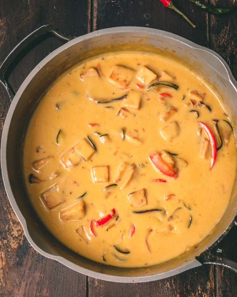 Rich and Creamy Golden Ramen Noodle Curry (with Tofu) - Sculpted Kitchen
